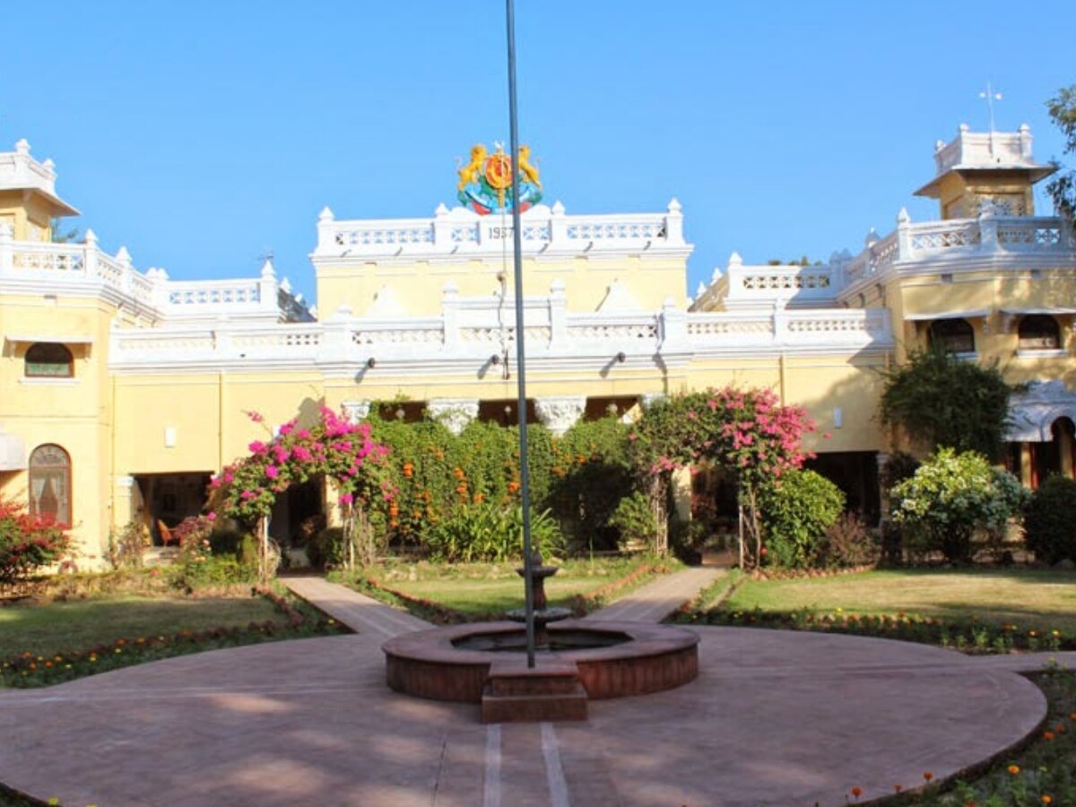 CG Famous forts and Palace of Chhattisgarh like Ratanpur Fort ...
