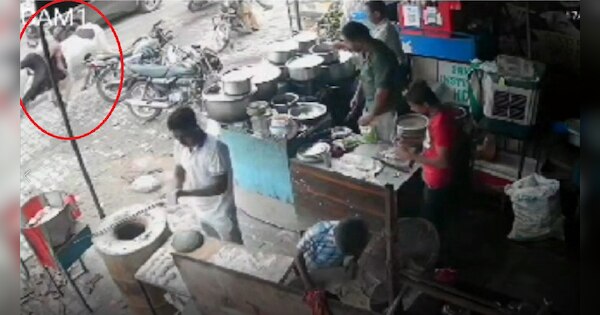 bull hit man in market and injured him watch viral cctv video of ...