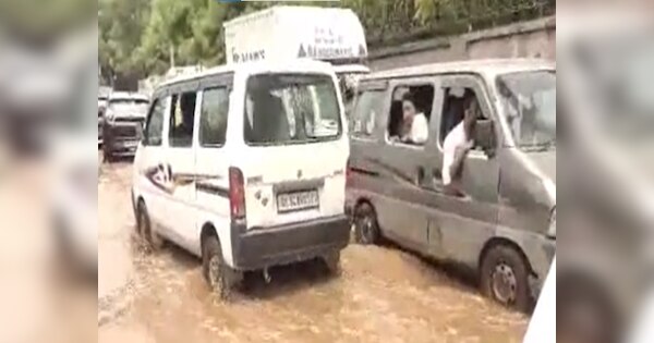 Delhi Waterlogging at mandi road Chattarpur to Faridabad traffic jam of ...