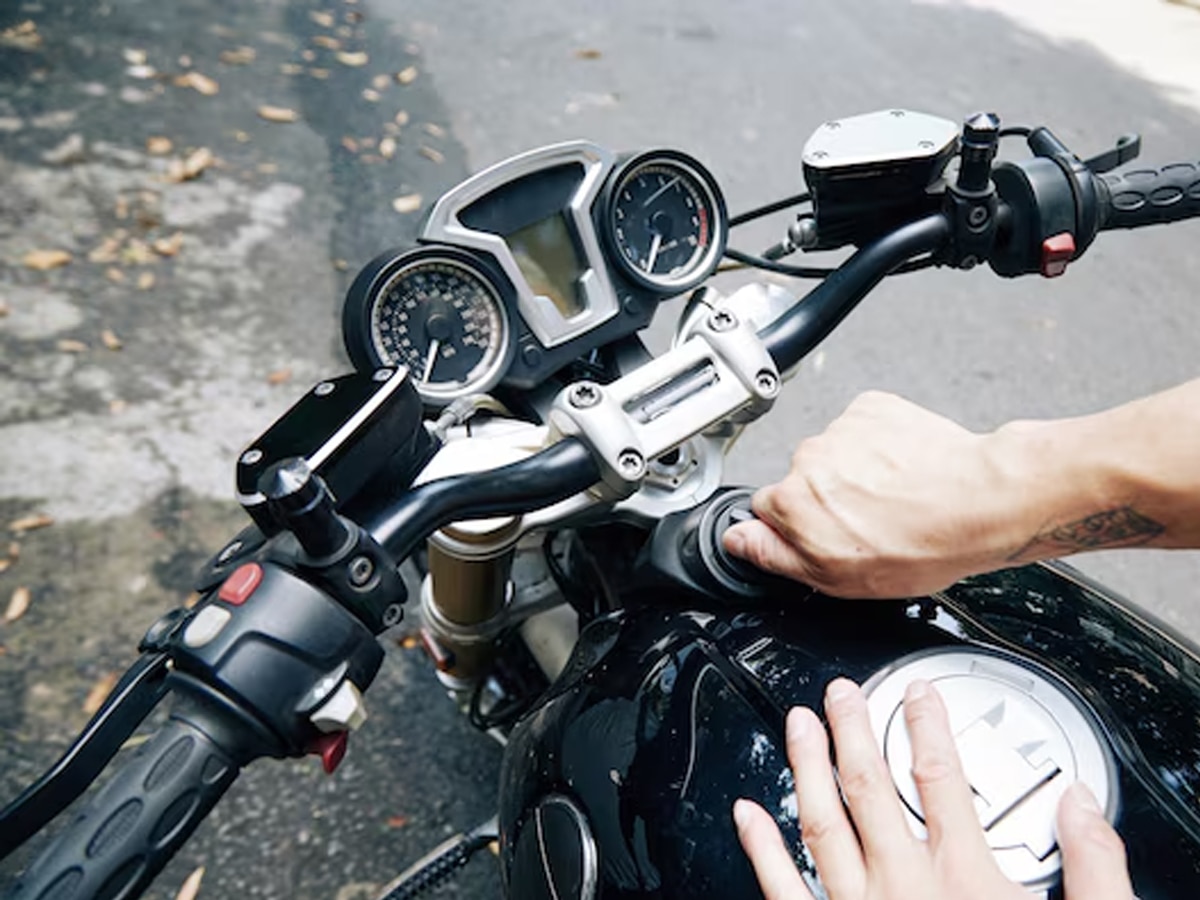 monsoon 2024 water insert into petrol tank bike problems and solutions ...