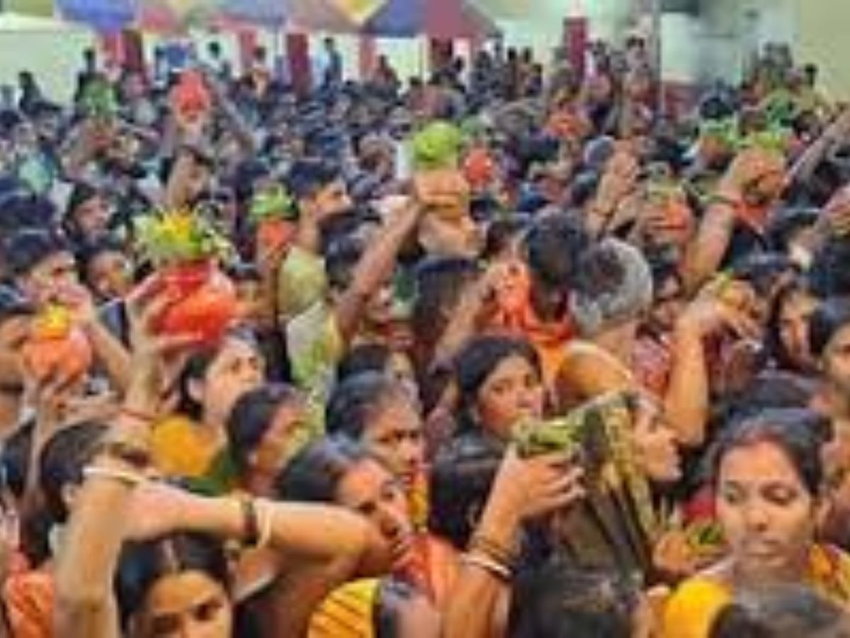 Jaipur News huge crowd gathers in Shiva temple in Saavan | Sawan 2024 ...