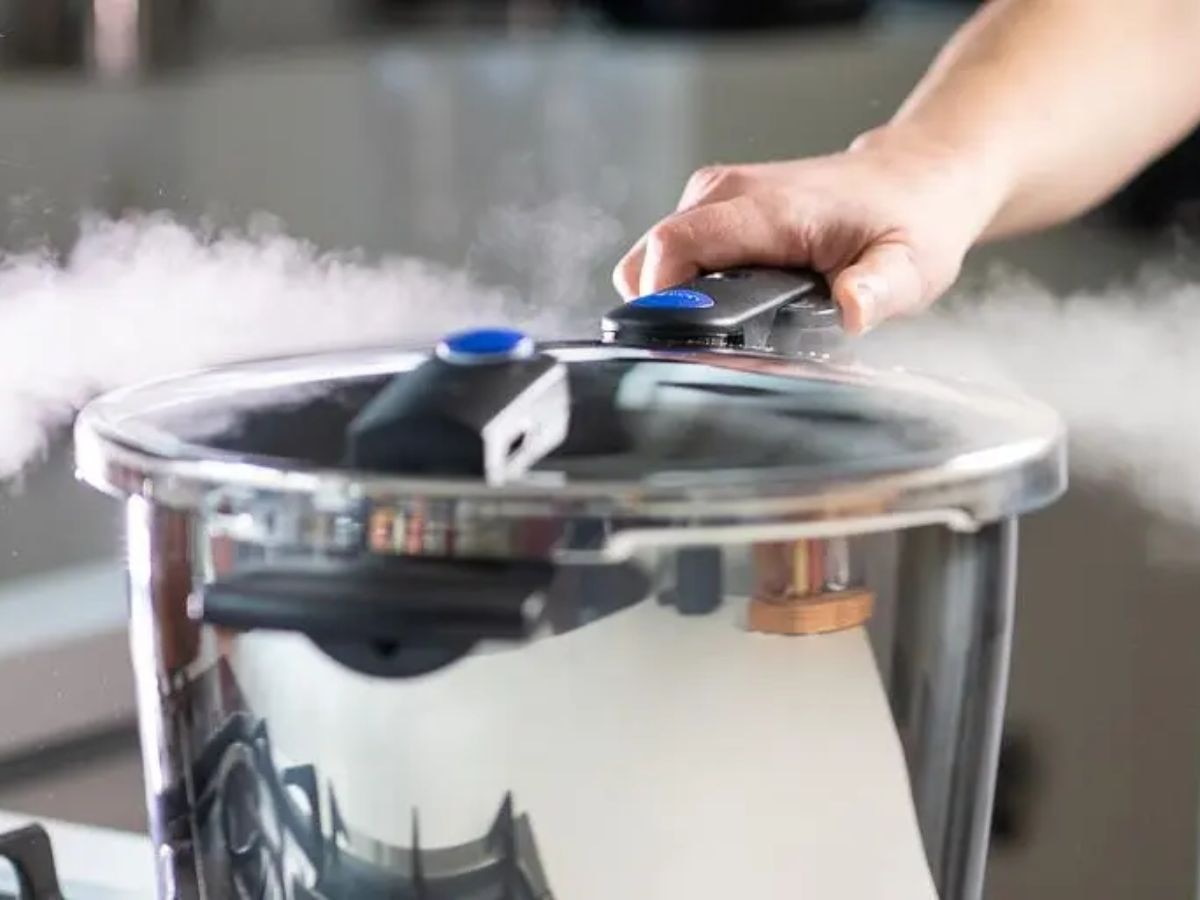 Follow these Safety Tips while cooking in Pressure Cooker to prevent ...