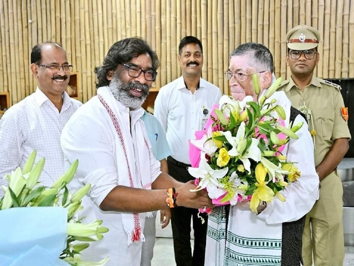 cm welcome governor santosh gangwar reached in Ranchi | Welcome महामहिम ...