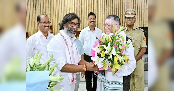 cm welcome governor santosh gangwar reached in Ranchi | Welcome महामहिम ...