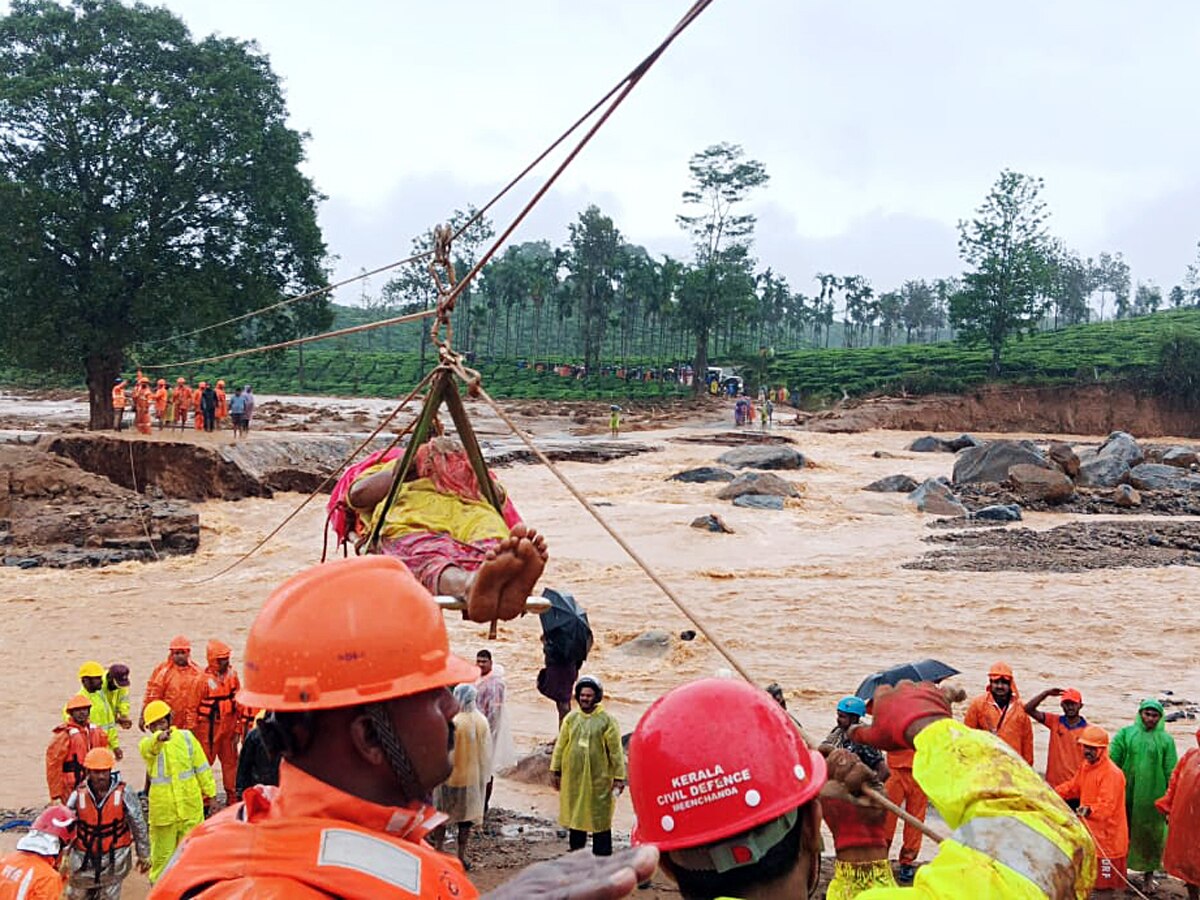 Wayanad Landslide latest update tragedy and rescue operation photos ...