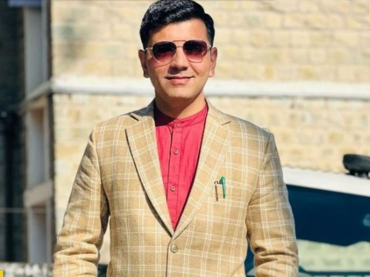 Success Story officer Vijay Vardhan Failed 35 Times govt jobs exams Cracked UPSC Twice Become ...