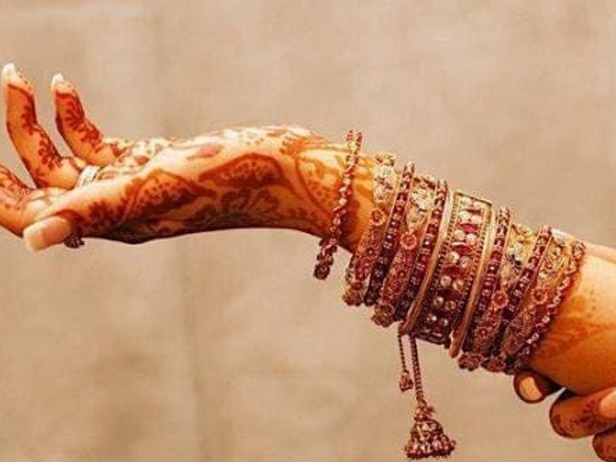 hariyali teej vrat 2024 include 5 shringa importance of hara rang churi ...