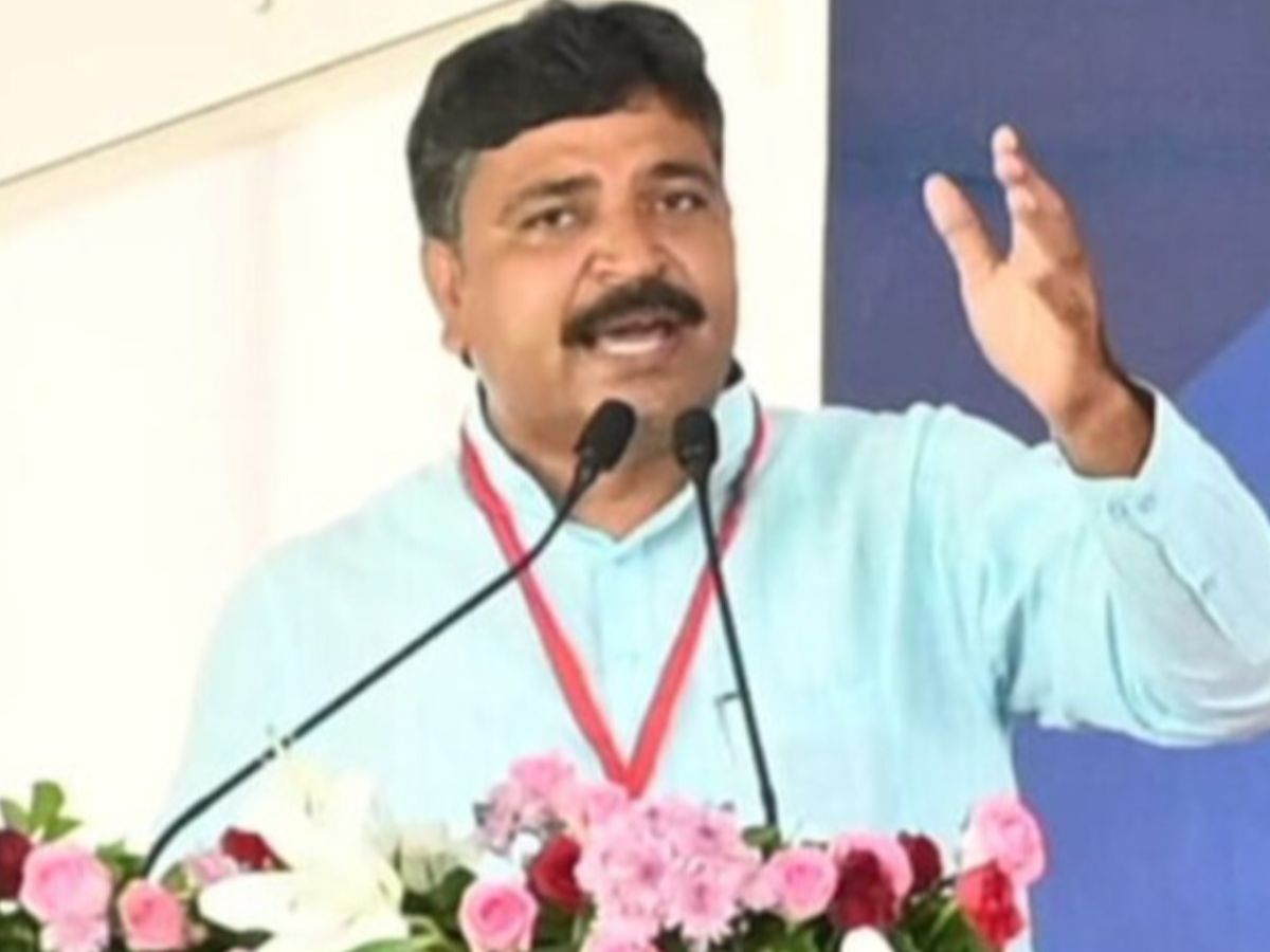 Rajasthan News : टीकाराम जूली का BJP पर वार, बोले - भारत में बांग्लादेश ... Rajasthan News : टीकाराम जूली का BJP पर वार, बोले - भारत में बांग्लादेश ...