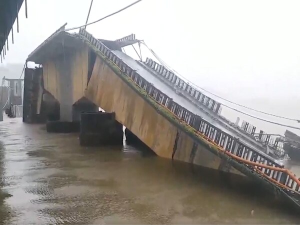 Karwar Bridge Collapse reason police divert the route | Karwar Bridge ...