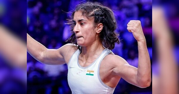 Vinesh Phogat Net Worth salary income luxury life mercedes car amid ...