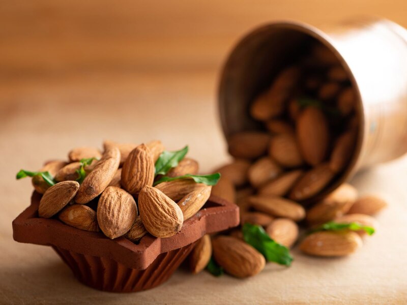 Eating almonds in wrong way is more dangerous than drinking alcohol ...