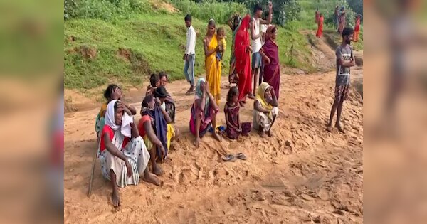 3 people missing after river water level rises in Latehar lives washed ...