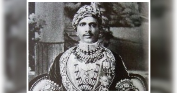 This king used Rolls Royce cars to transport garbage, the company had ...