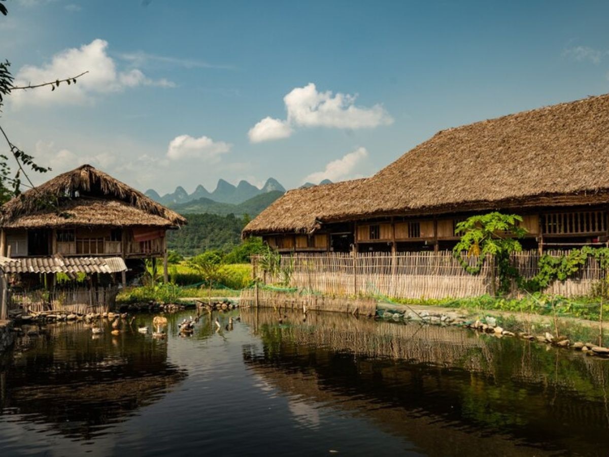 richest village in the world madhapar richest village in india gujrat ...