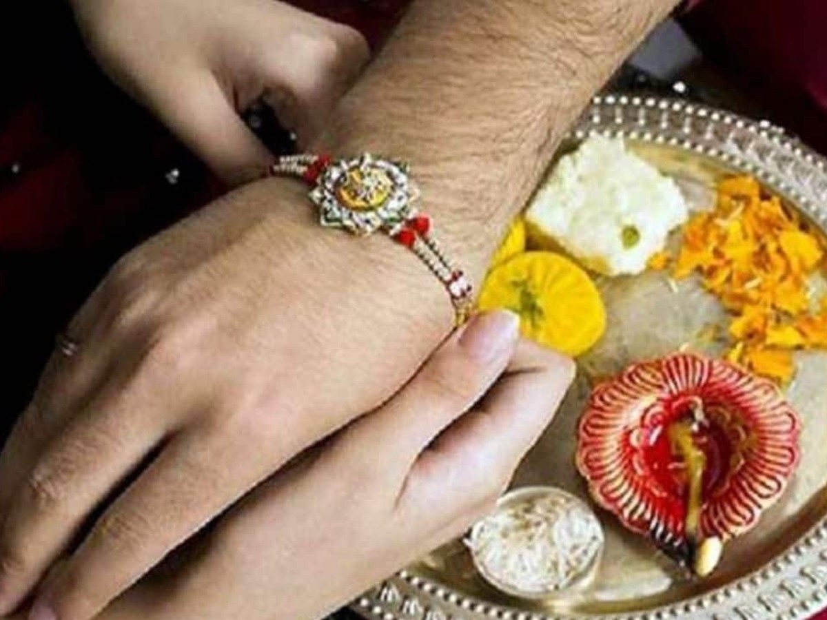 Raksha Bandhan 2024 rules of removing rakhi from hand according to ...