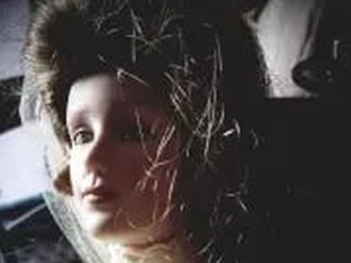 World Most Haunted Doll Elizabeth Possessed By Dead Bride Attacked 17 ...