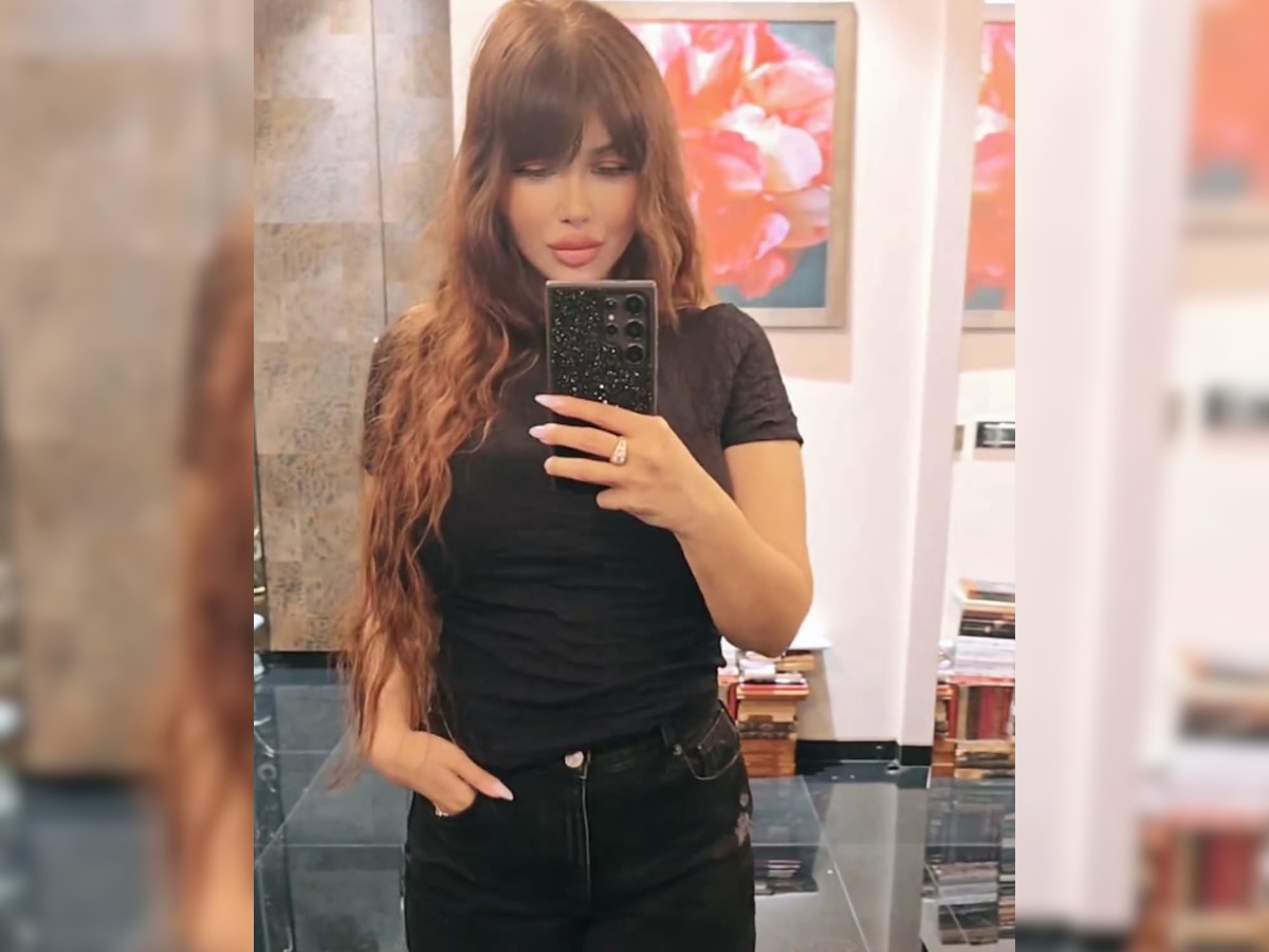 muslim actress Ayesha Takia come back to instagram to answer trollers ...