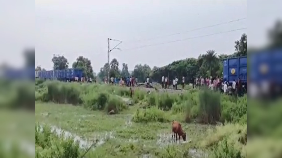 Goods train derails near Rasalpur Gumti in Gaya | Gaya Train Accident ...