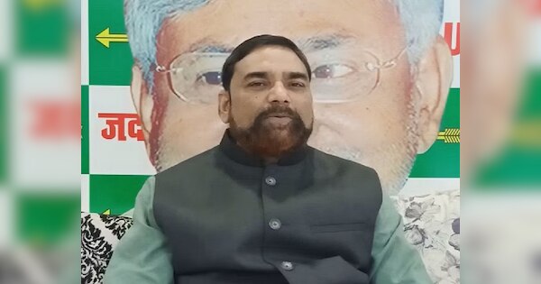 rajeev ranjan made a strong attack on Lalu said only family made him ...