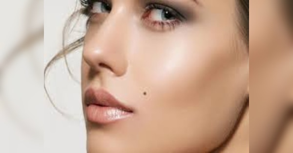moles on these parts of the body is considered very auspicious these ...