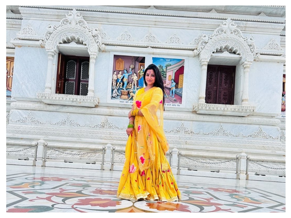 Bhojpuri actress Aastha Singh visited Prem Mandir Vrindavan | Bhojpuri ...