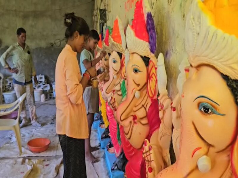 MP News Ganesh Chaturthi 2024 Artists busy giving final touche statues ...