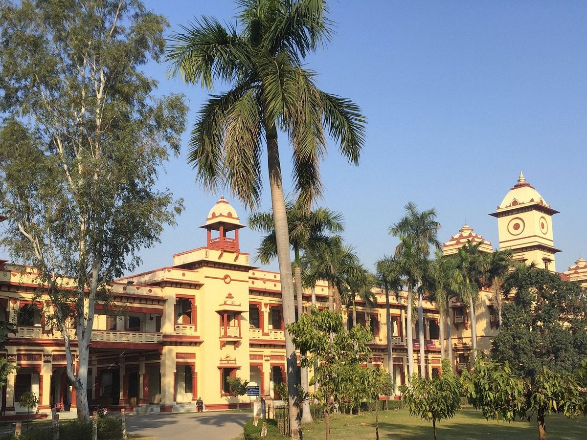 BHU is Asia Largest University Located in Varanasi UP read Benaras ...