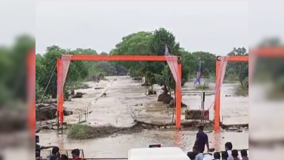 Bhilwara News: 27 साल बाद लबालब हुआ आसींद का बांध, चुनरी ओढ़ाकर लोगों ...