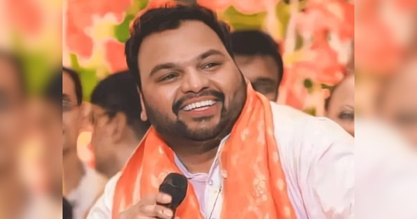 Kanhaiya Mittal who singer jo rma ko laye hain ham unko layenge ...