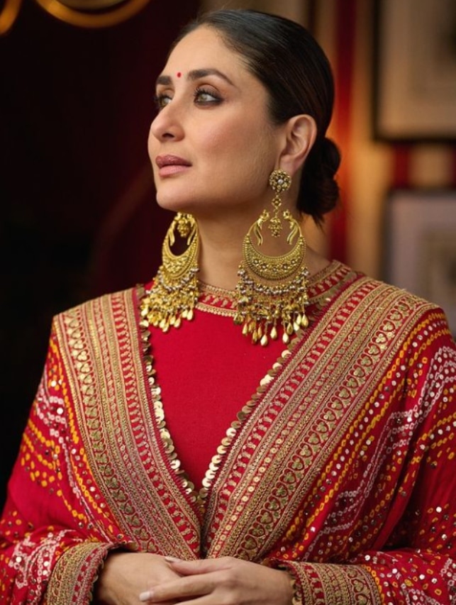 kareena kapoor photo in heavy red suit during Ganpati puja at Ambani ...