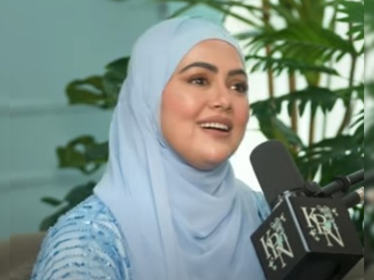Muslim dharam guru Sana Khan says shaitaan make them worse wore salwar ...
