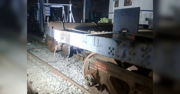Bihar Train Accident goods train 6 bogies derailed in Muzaffarpur know ...