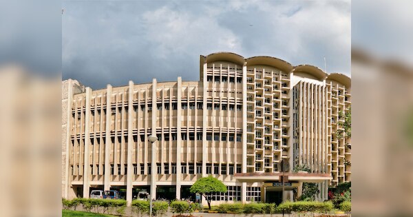 iit bombay is the first choice of jee toppers to do engineering 72 out of 100 students choose is ...