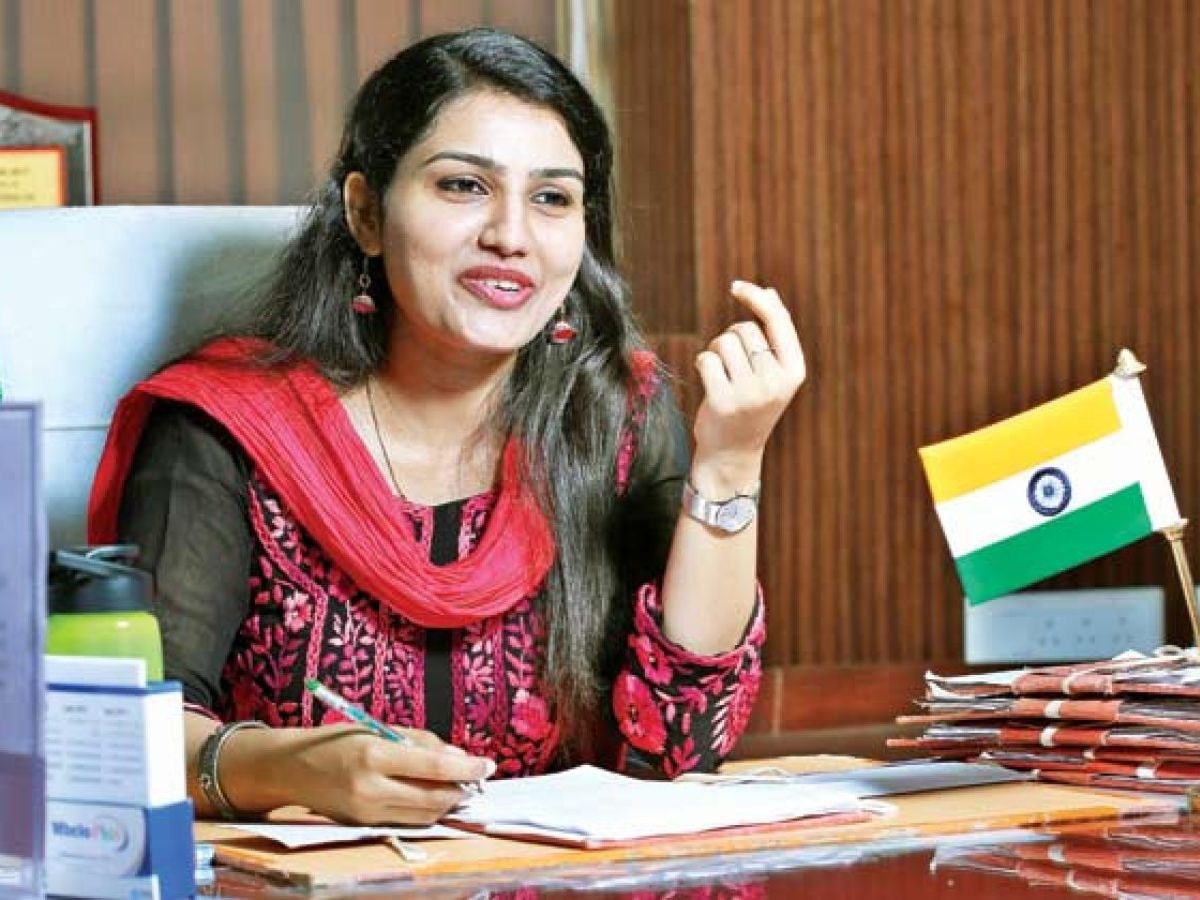 Doctors who became IAS officers | UPSC Success story | 5 Doctors who ...