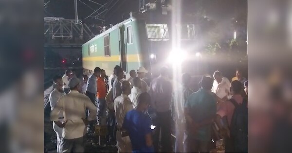Bihar Train Accident Pune Special Express Engine Derailed In Muzaffarpur Indian Railway Ashwini ...