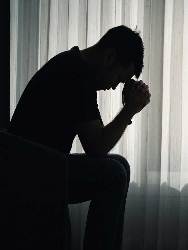 Depression in men symptoms consult doctor after seeing these ...