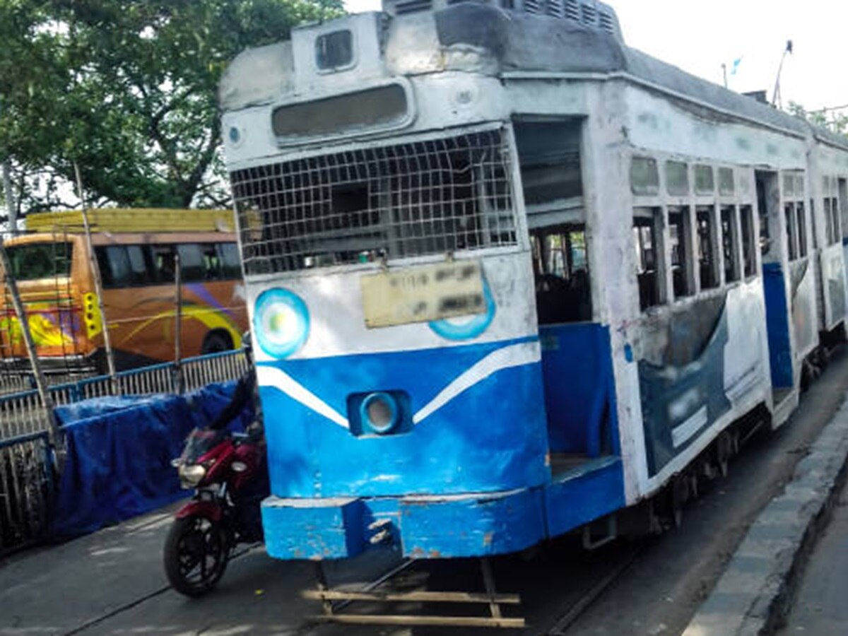 Indian tram in 1873 | Kolkata tram in danger | Asias oldest tram ...
