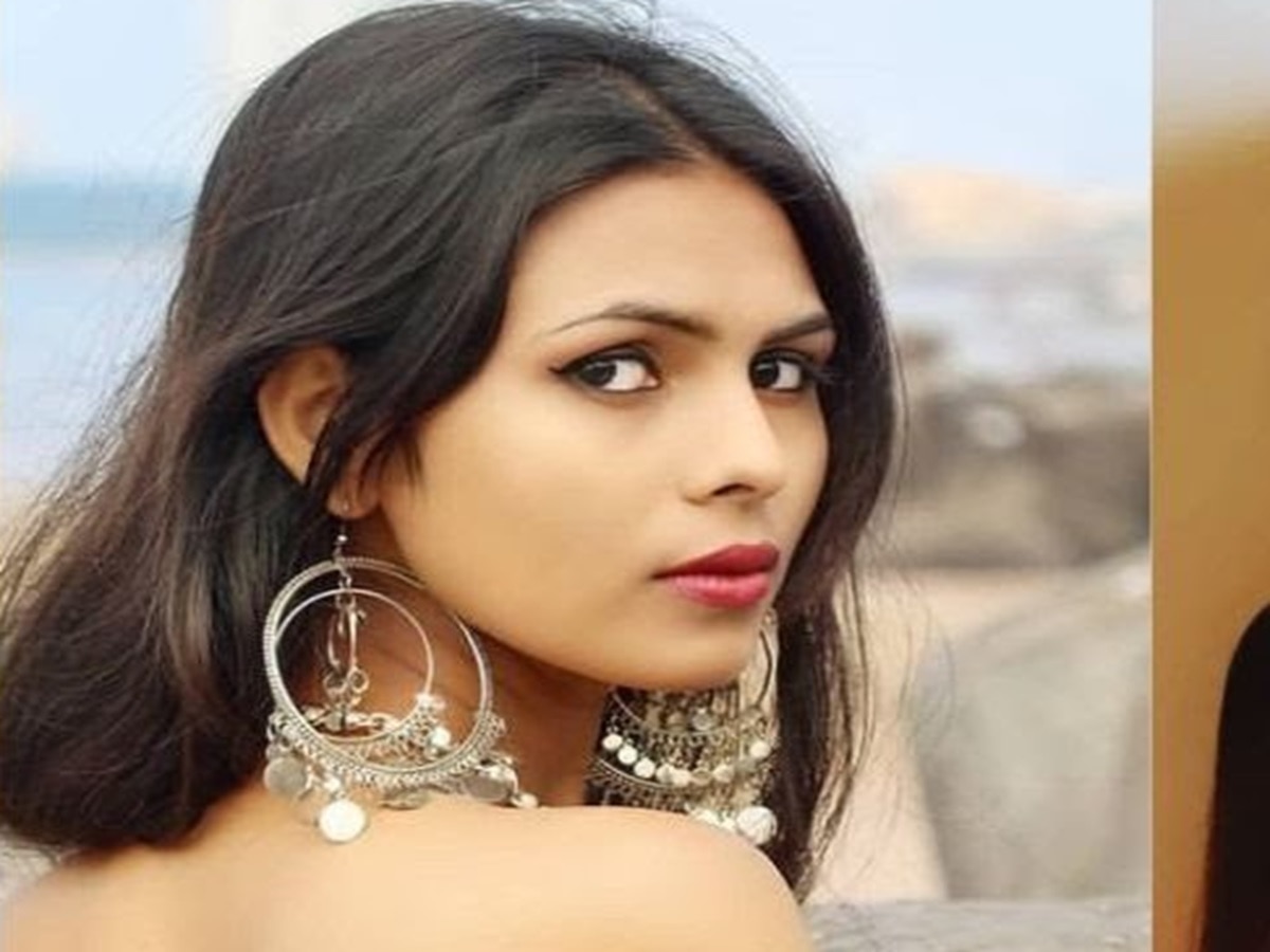 This Bangladeshi Adult Actress Riya Barde 22 Arrested in Fake Indian ...