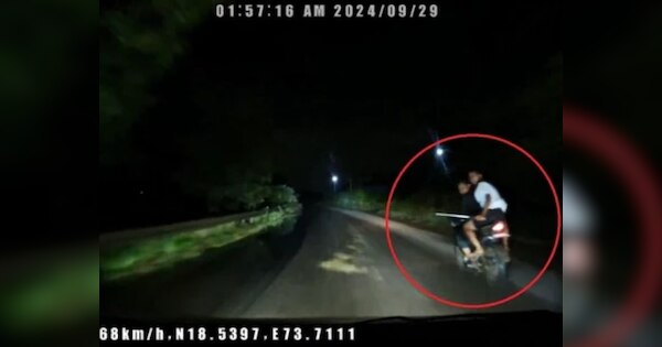 Maharashtra Pune couple under attack in car boys outside on bike ...