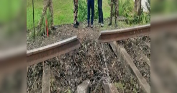 explosion on sahibganj railway track at mid night no loss of life and ...