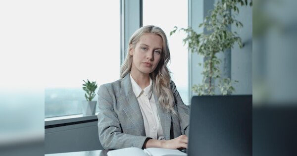 Lifestyle tips to boost confidence and improve body language | महंगे कपड़े-परफ्यूम नहीं अपनी ...