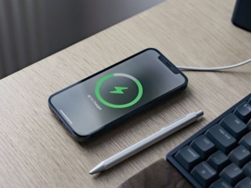 smartphone overcharging what happen phone charge after 100 percent ...