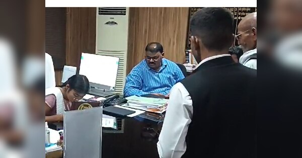 Class 9 Student became Kaushambi DM resolved Public Grievances and ...