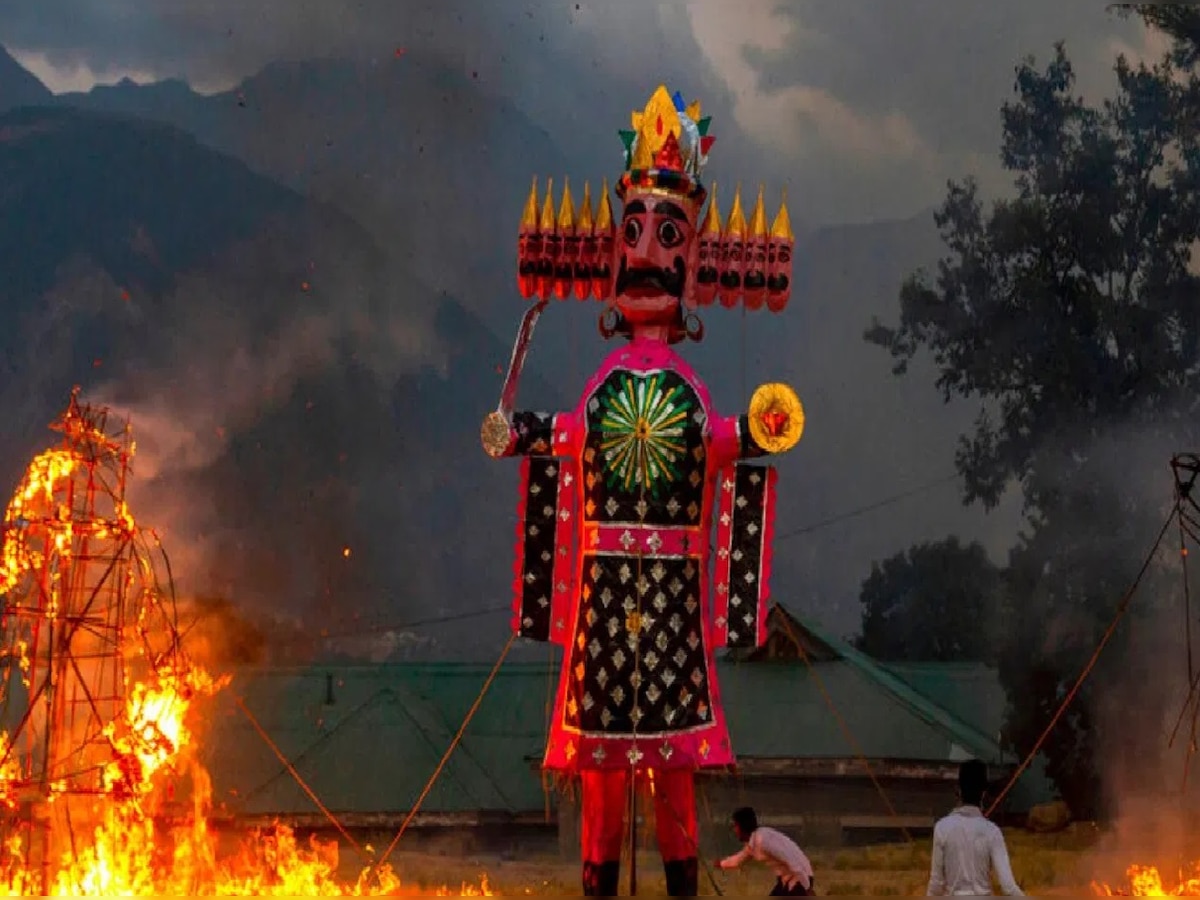 Ravan Dahan on Dussehra When did tradition of burning Ravana on ...