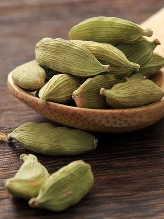 Eating cardamom will cure many diseases know its surprising benefits ...