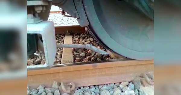 sand on railway tracks what is the reason of pouring these tiny grains | Train के पहिए के पास ...