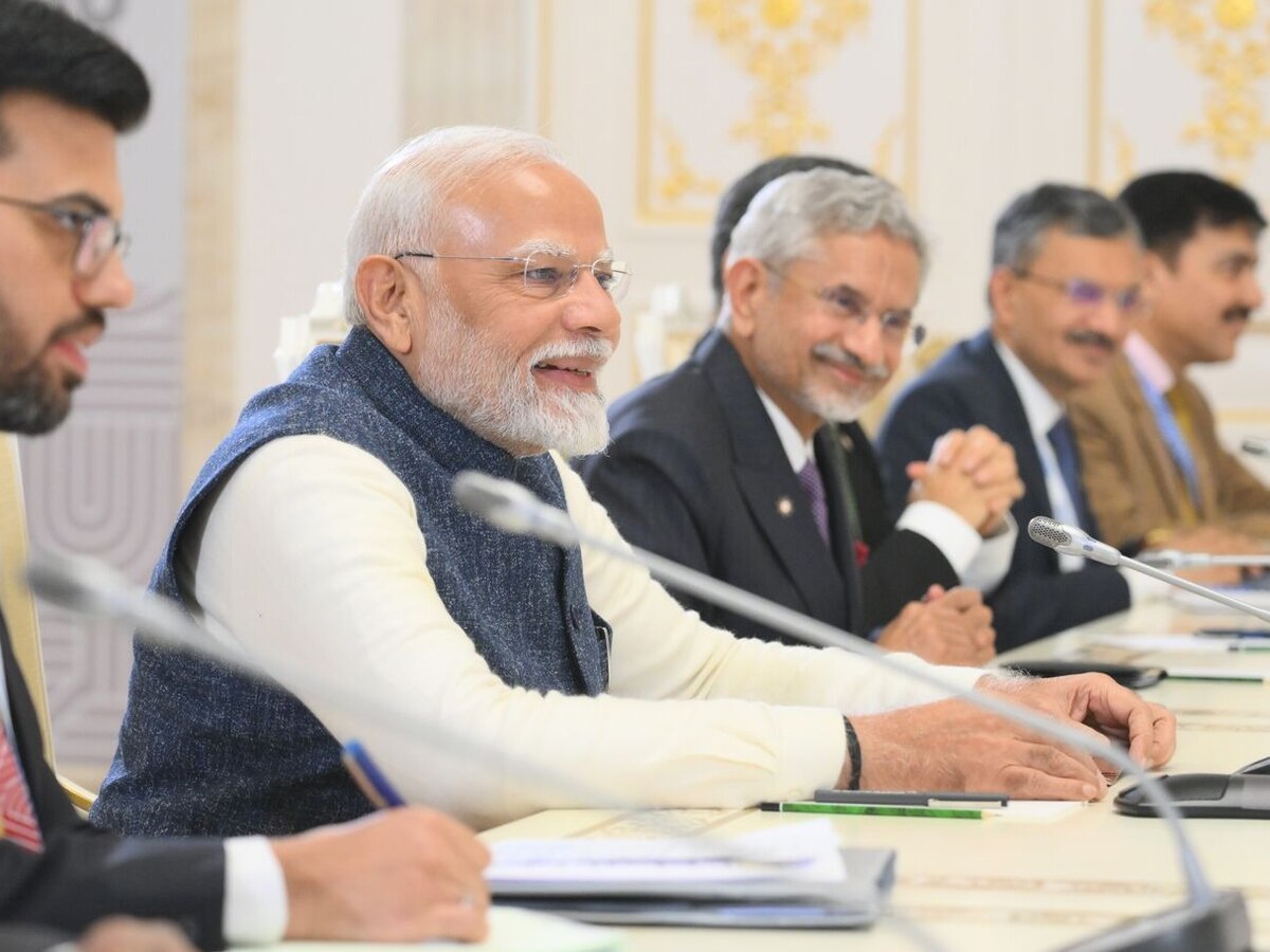 PM narendra Modi Vladimir putin friendship translator dinner ukraine ...