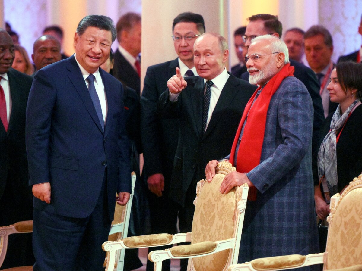 PM narendra Modi Vladimir putin friendship translator dinner ukraine ...