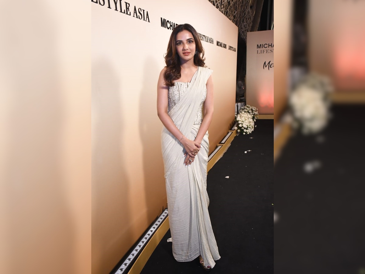 Diwali Party Celebs Photos This Actress wear mini frock Sonakshi Sinha ...