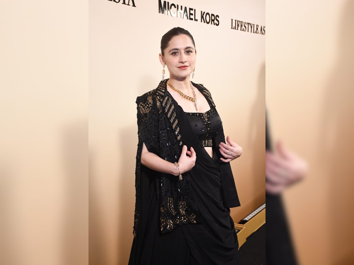 Diwali Party Celebs Photos This Actress wear mini frock Sonakshi Sinha ...